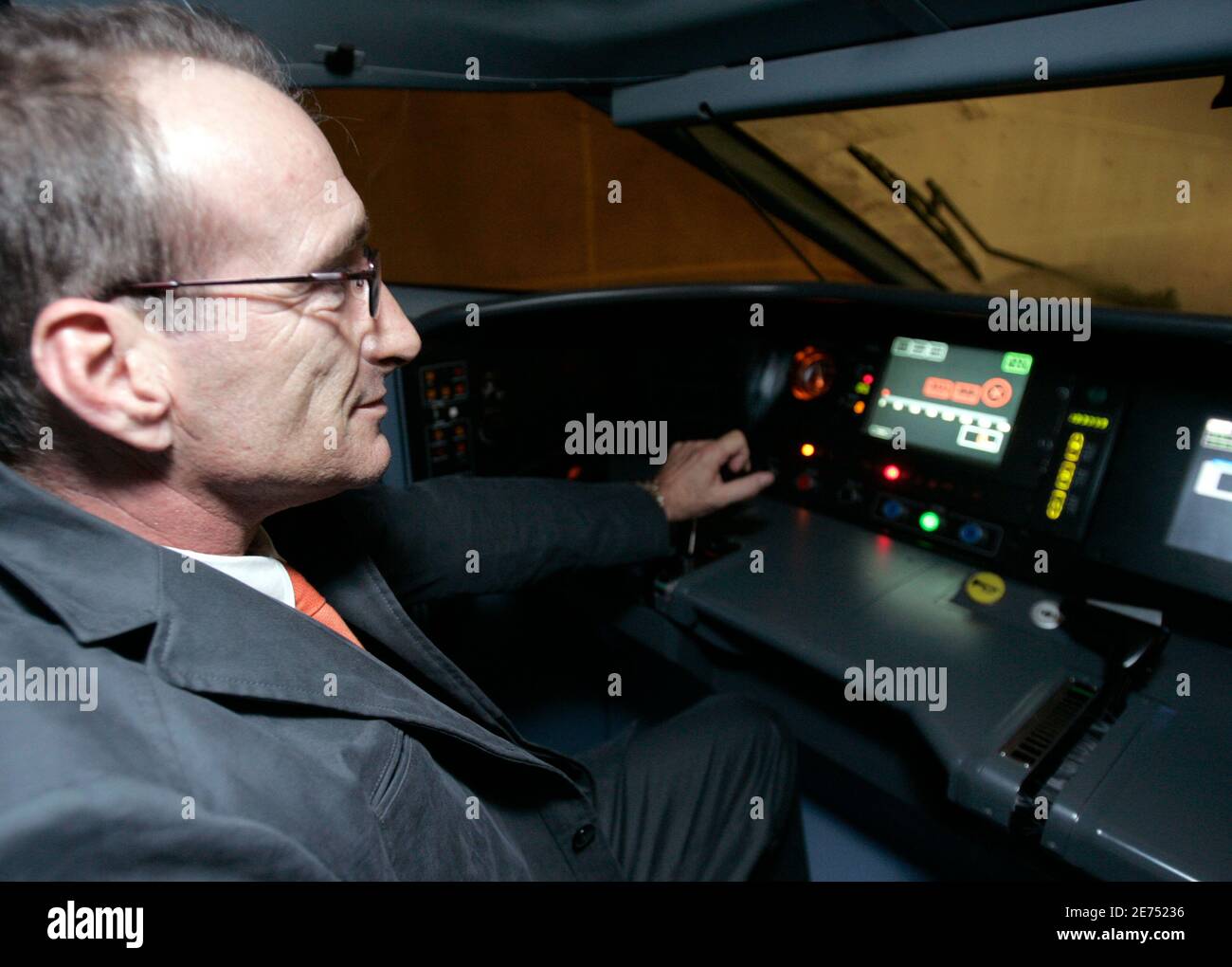 High taiwan shinkansen hi-res stock photography and images - Alamy