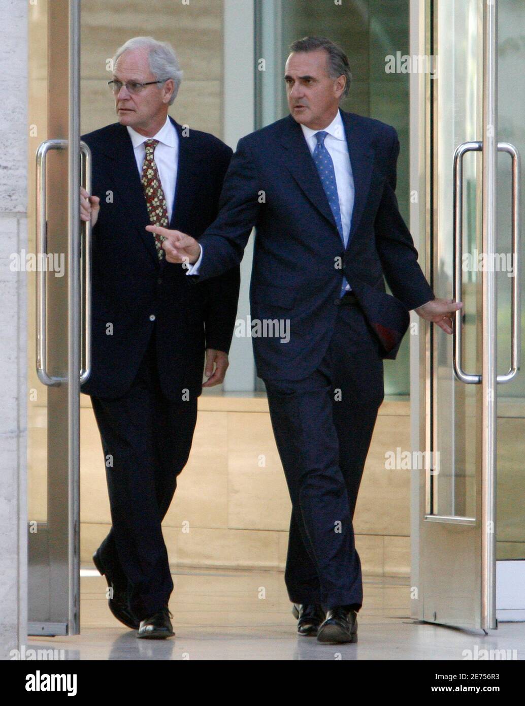 Ronald reagan federal building and courthouse hi-res stock photography ...