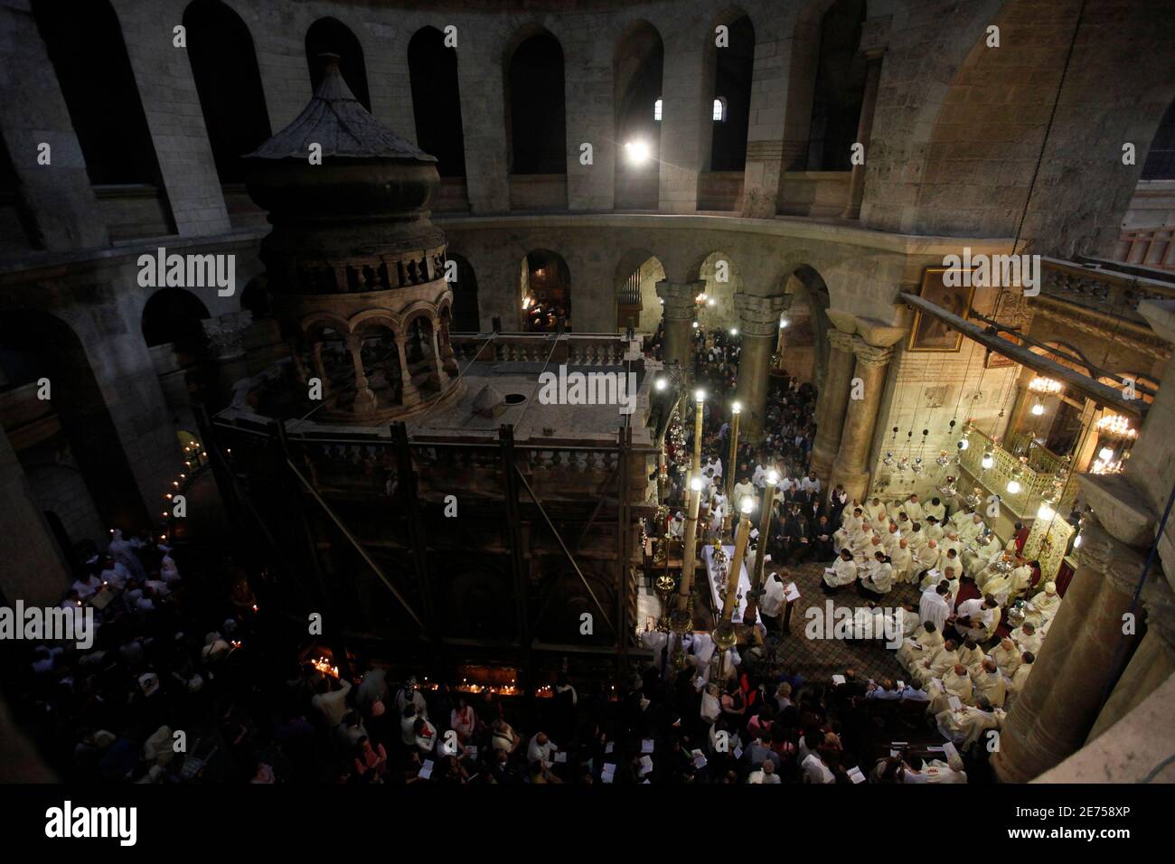 Easter sunday catholic mass hi-res stock photography and images - Alamy