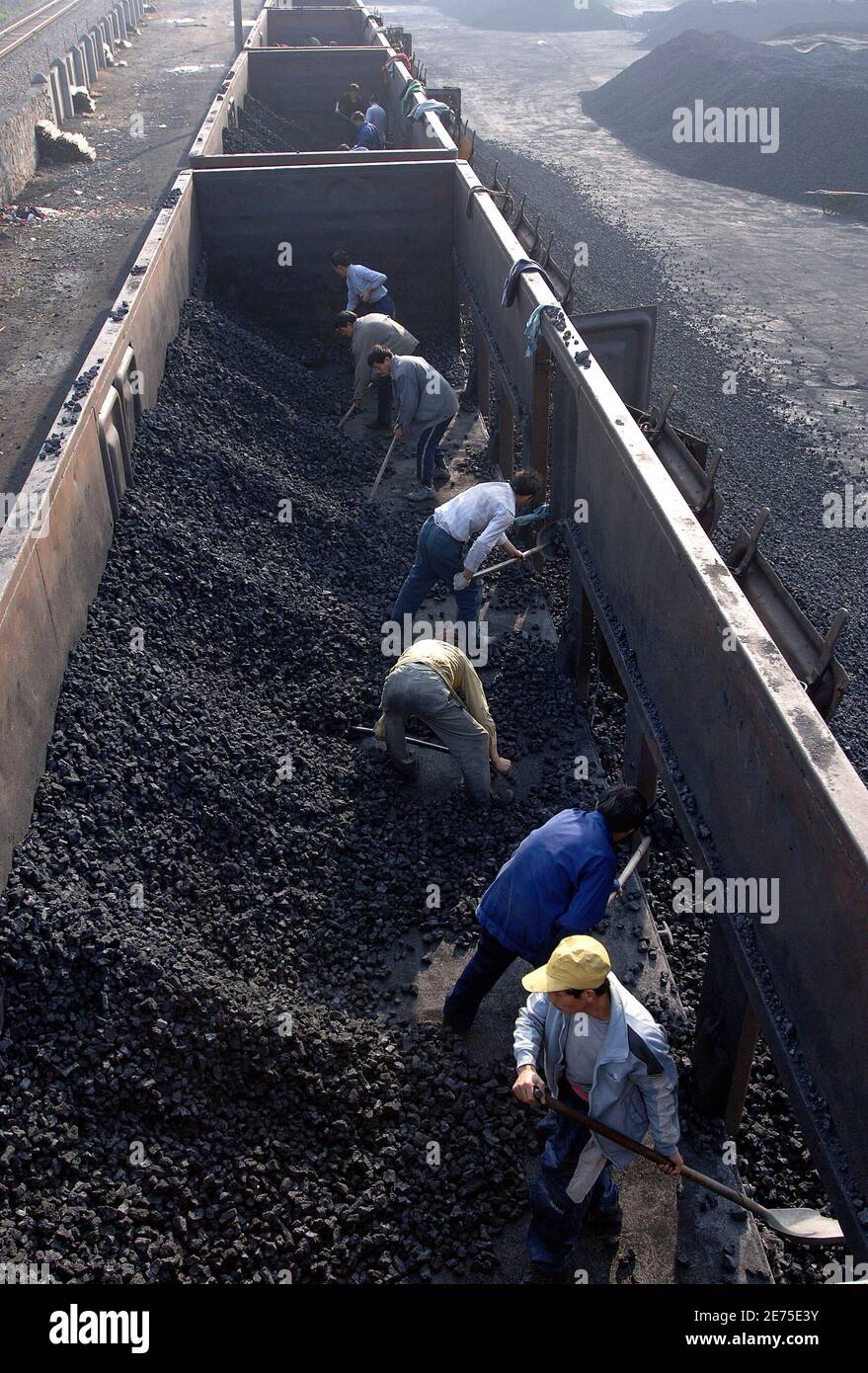 Chinese Labourers Railway High Resolution Stock Photography and Images ...