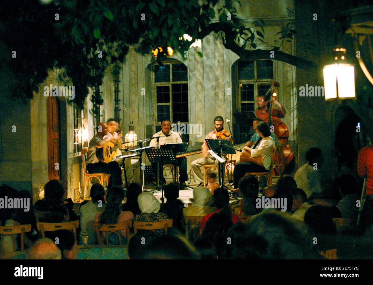 Traditional music syria hi-res stock photography and images - Alamy