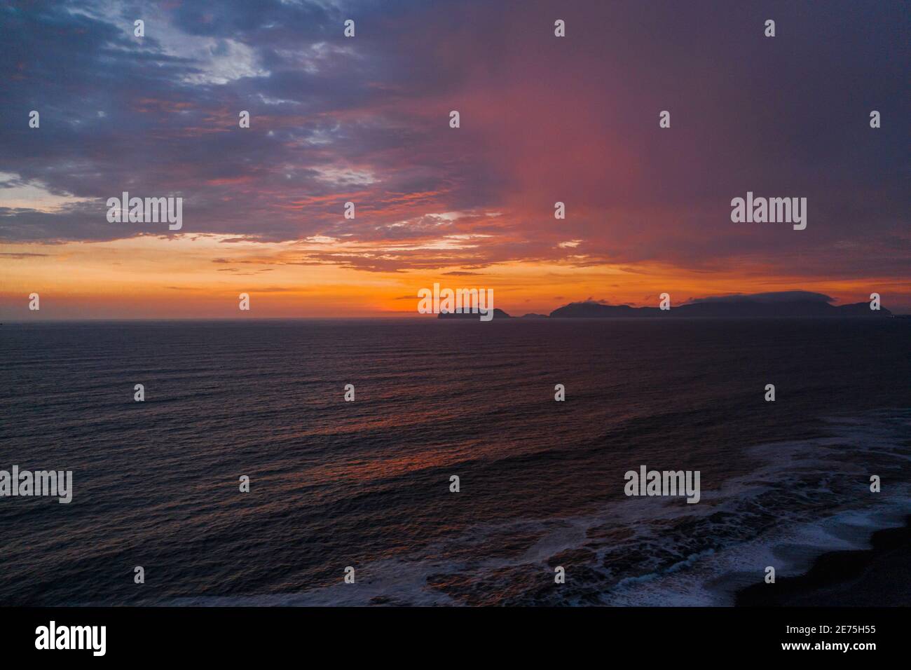 Sunset horizon view hi-res stock photography and images - Alamy