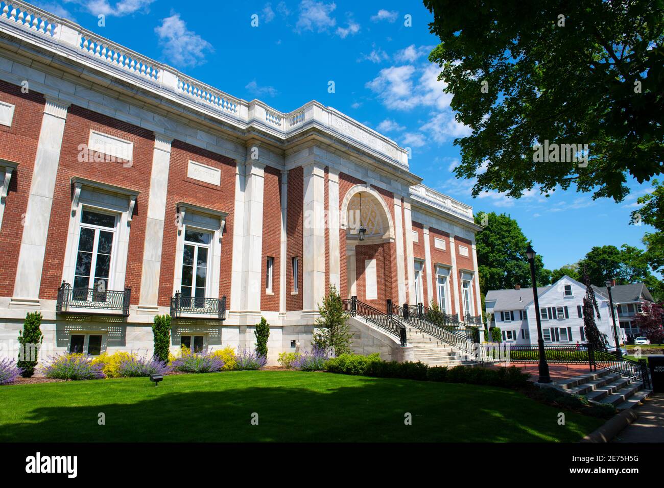 Beverly Public Library at 32 Essex Street in historic city center of ...