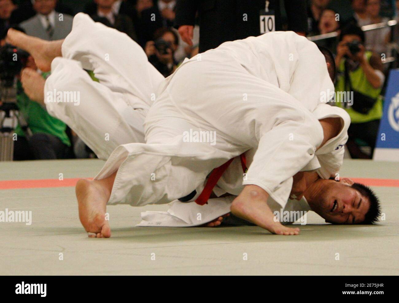 Grapples High Resolution Stock Photography and Images - Alamy