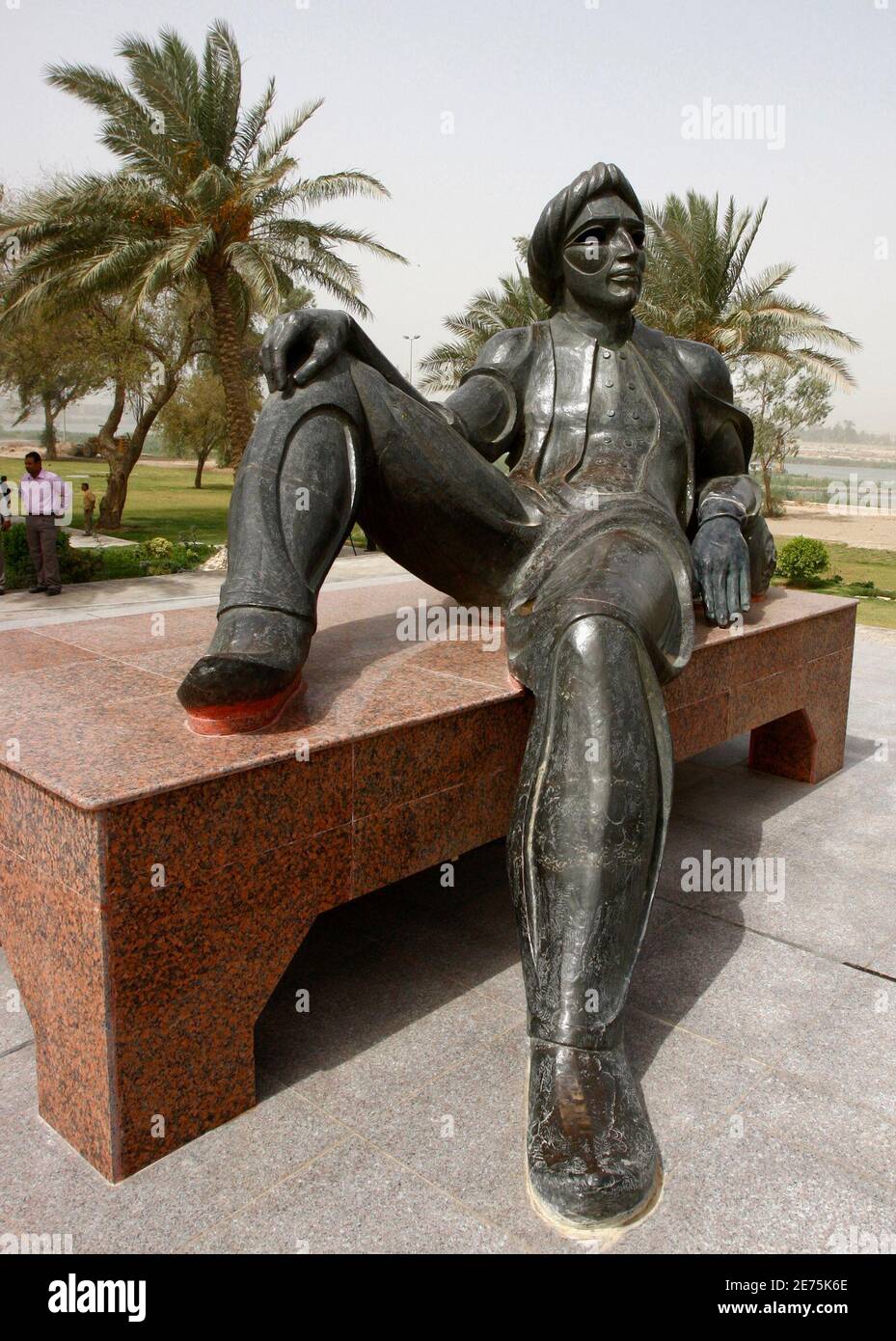 King shahryar statue hi-res stock photography and images - Alamy