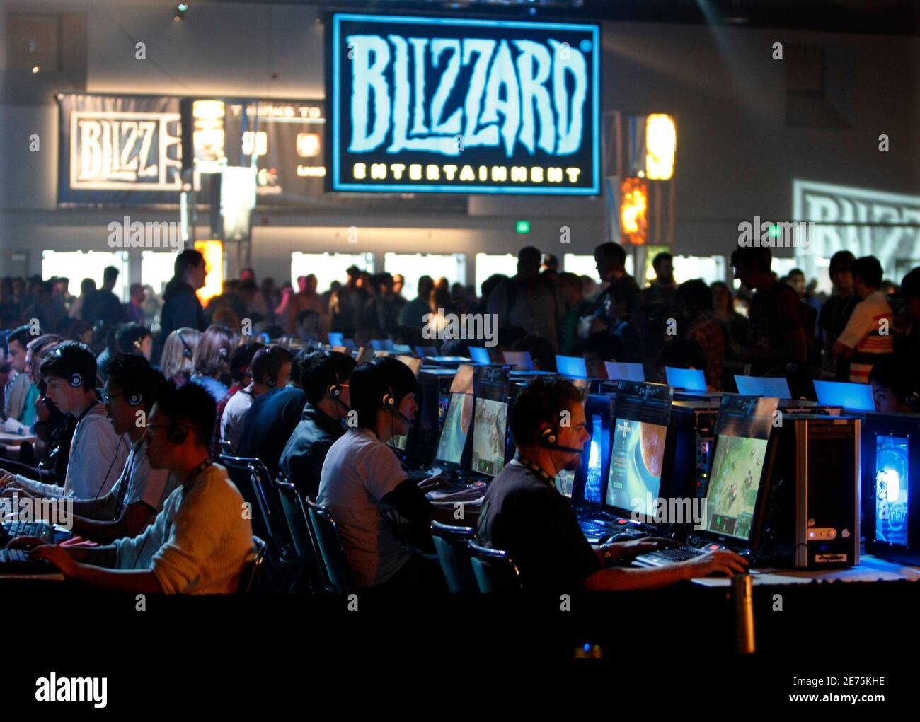 Gathering concentrate hi-res stock photography and images - Alamy