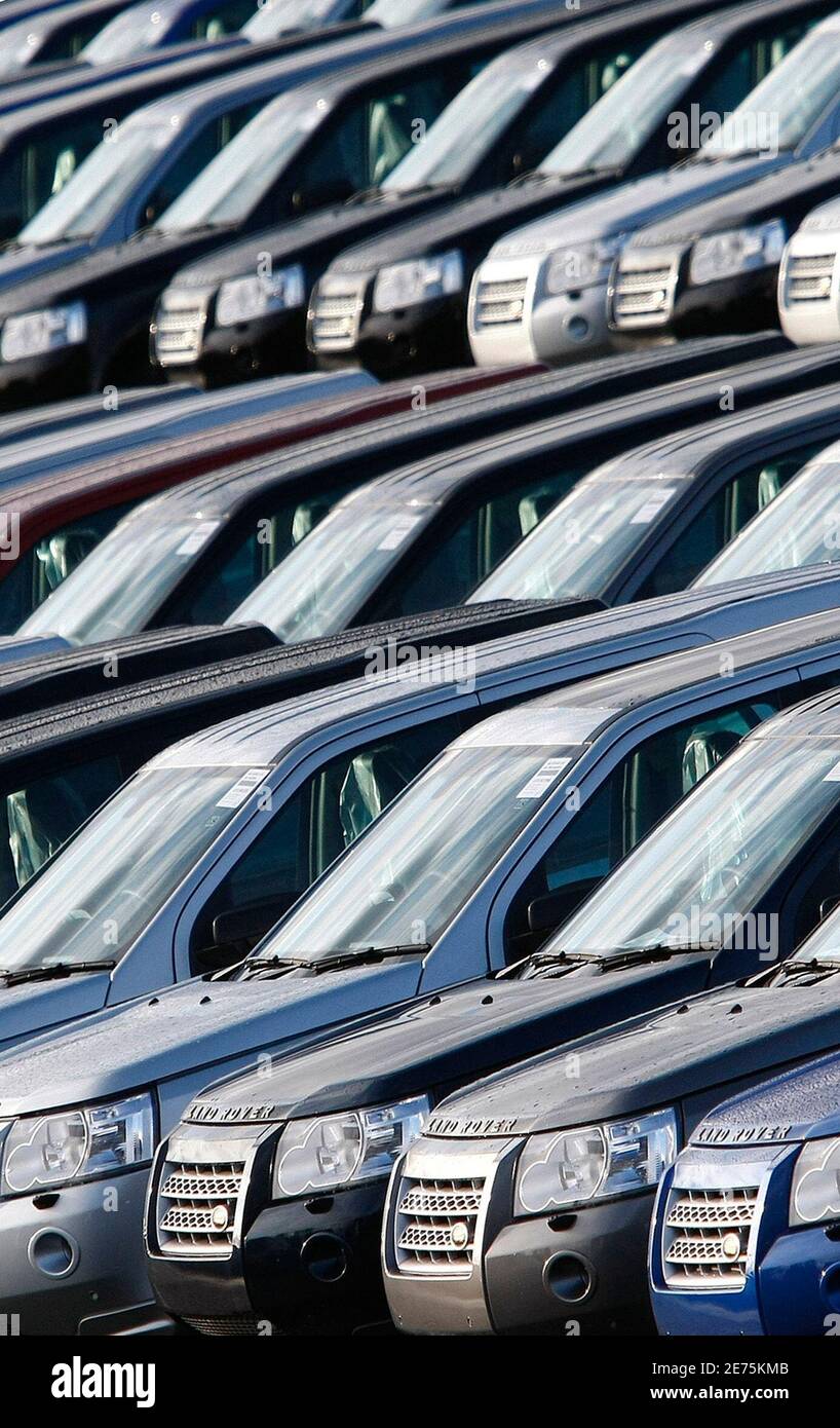 Jaguar land rover production halewood hi-res stock photography and ...