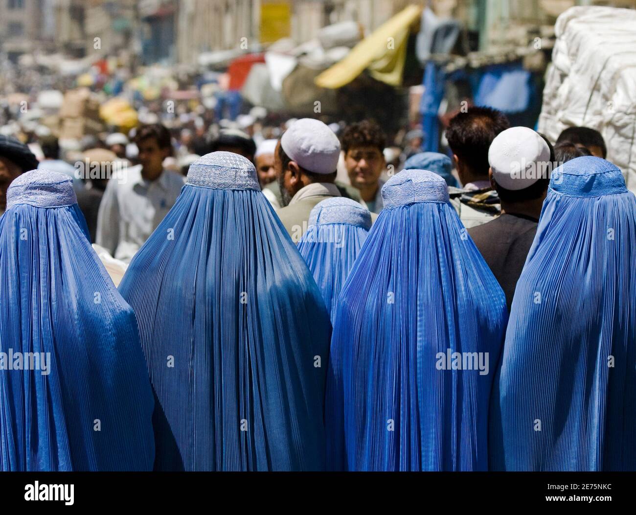 Burqa clad hi-res stock photography and images - Alamy