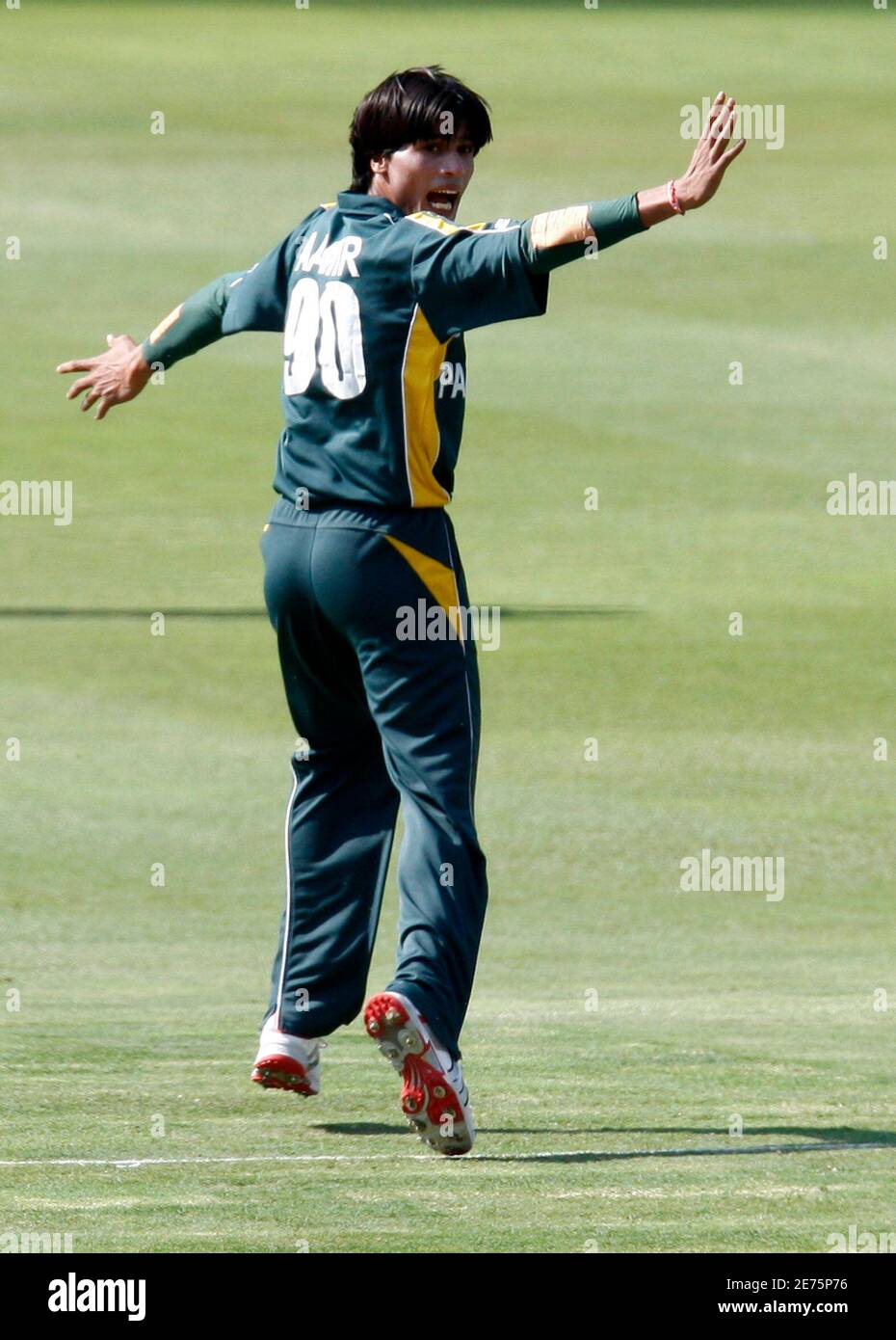 Cricket Aamer High Resolution Stock Photography and Images - Alamy