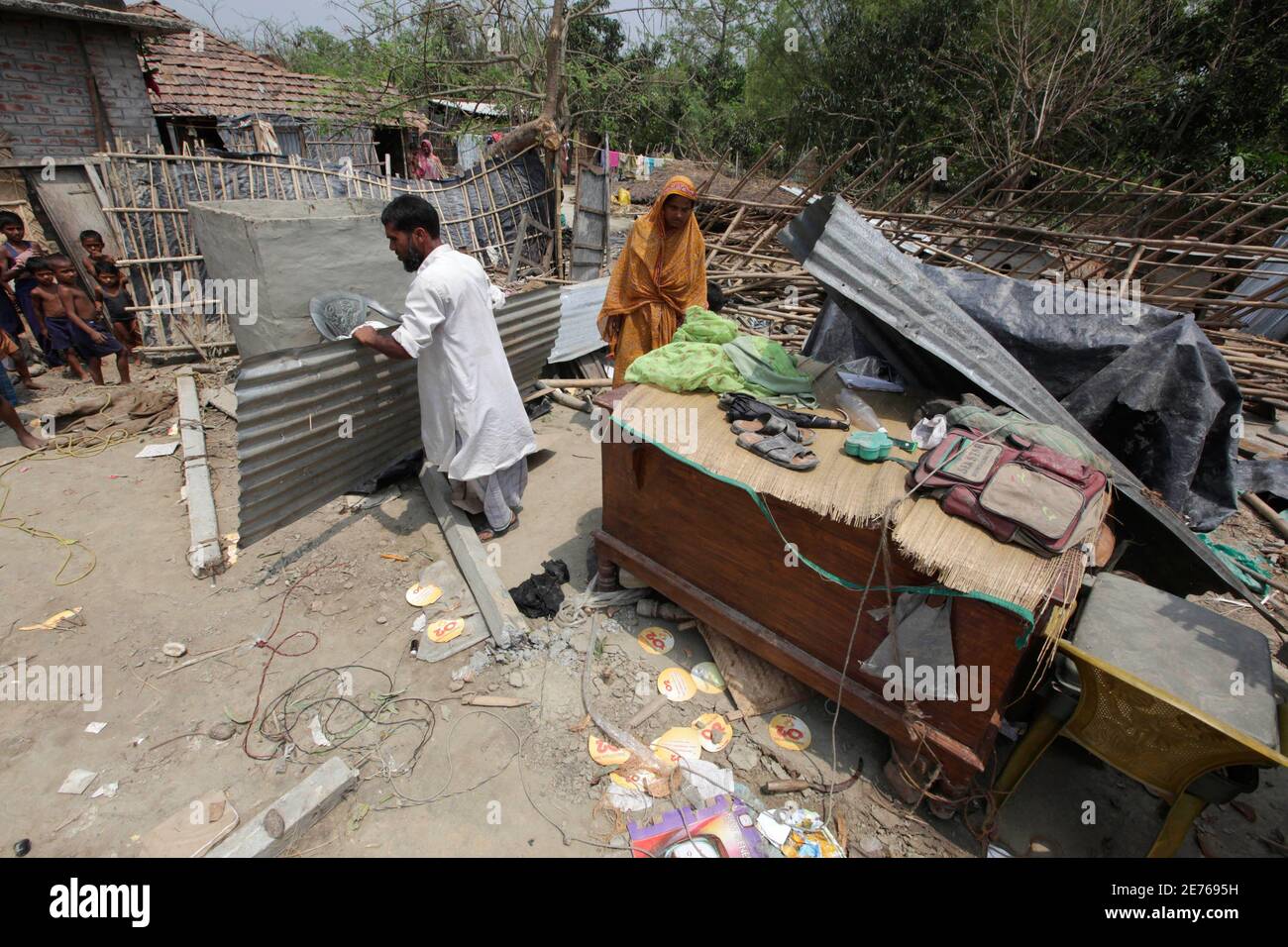 India tropical cyclone hi-res stock photography and images - Alamy