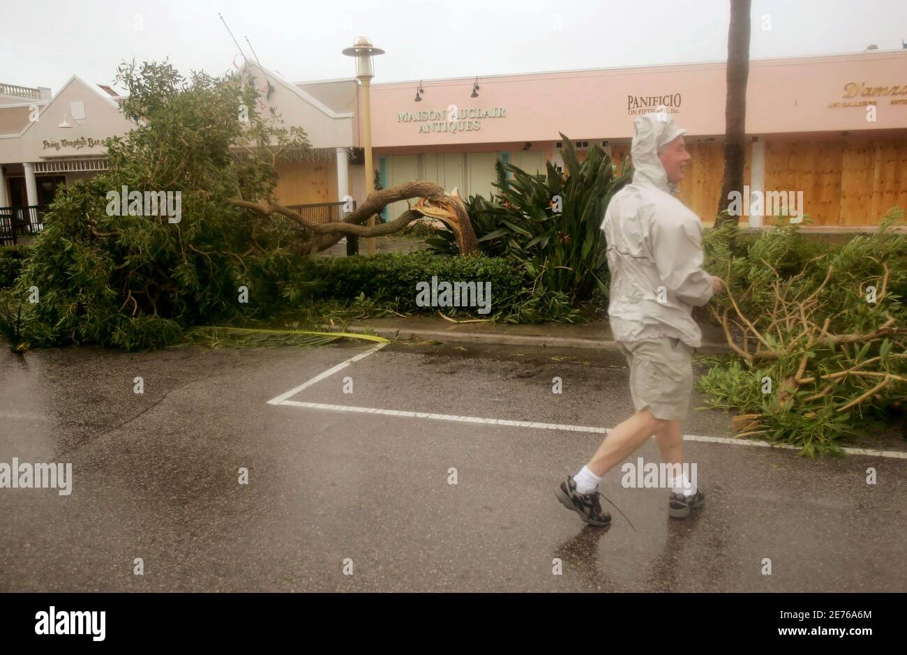 Hurricane wilma caribbean damage hi-res stock photography and images ...