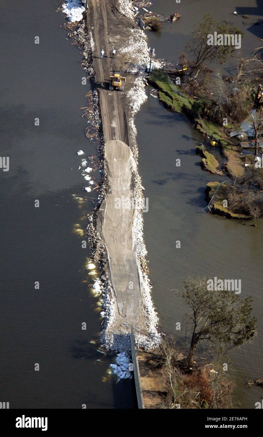 Katrina levee helicopter hi-res stock photography and images - Alamy