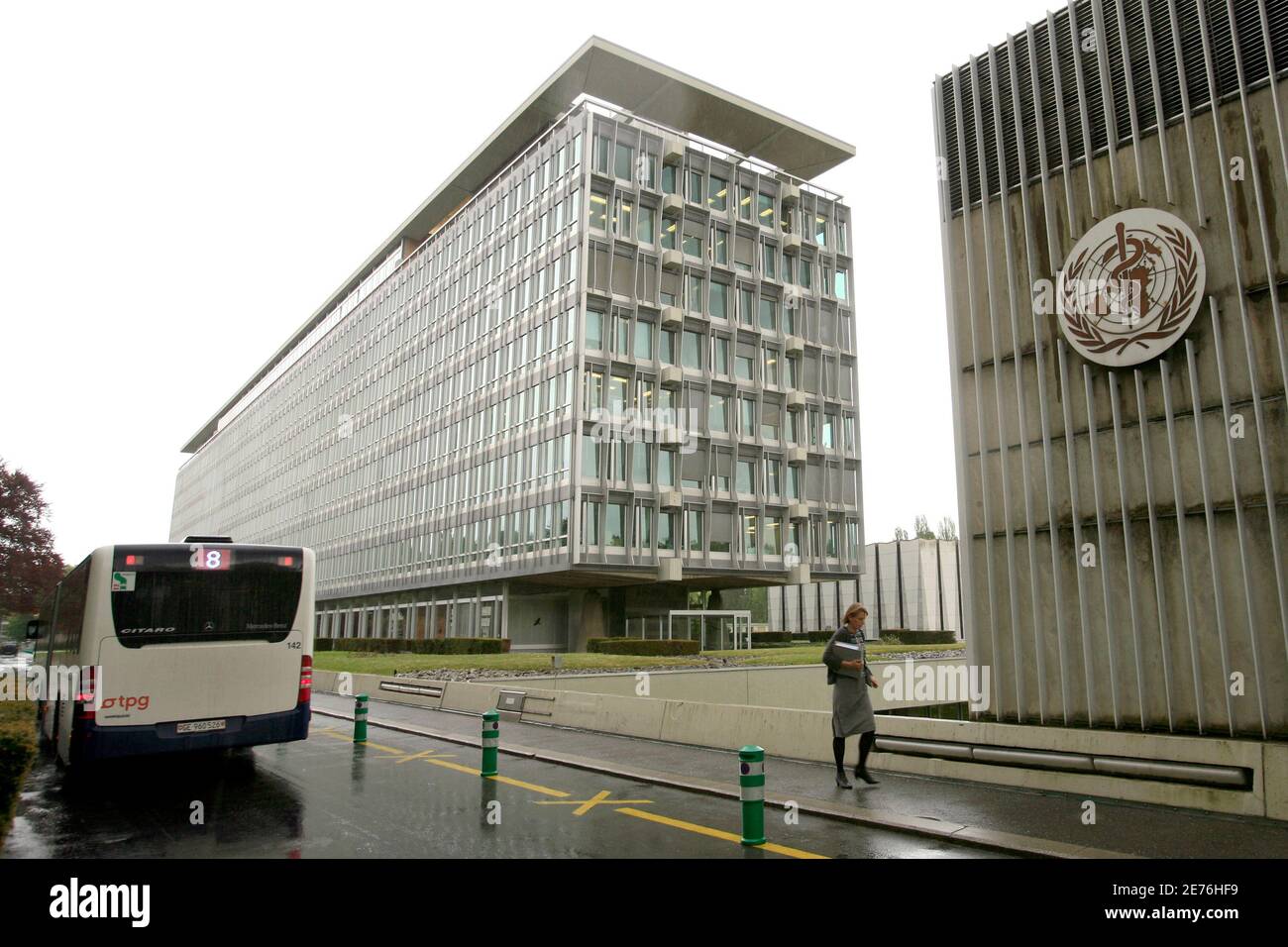 World health organisation building hi-res stock photography and images ...