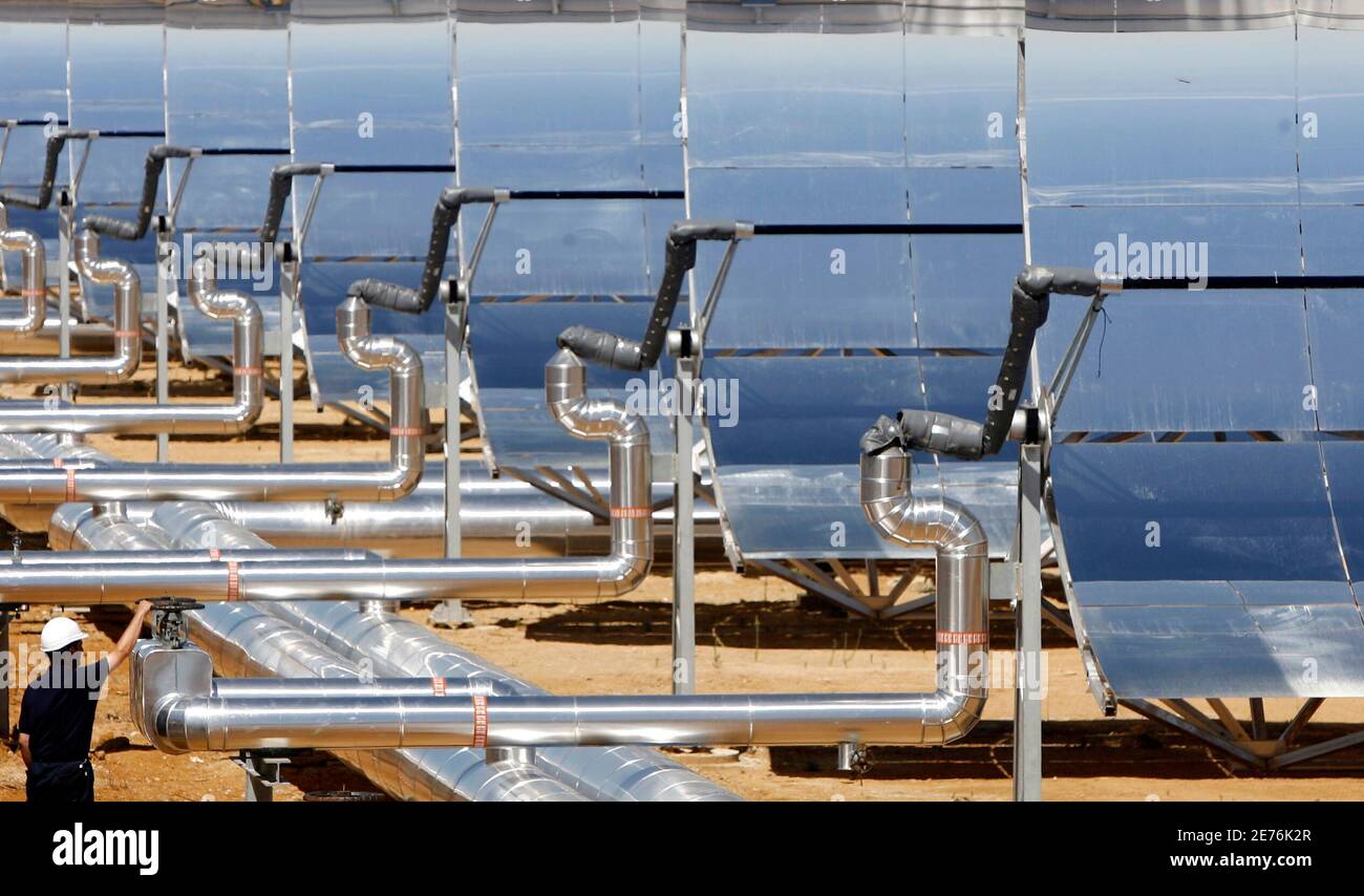 Solar trough power plant hi-res stock photography and images - Alamy