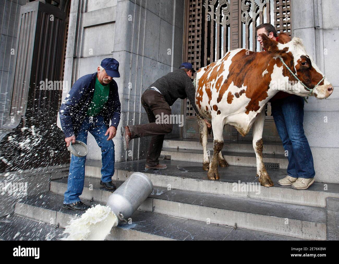 Throw away milk hi-res stock photography and images - Alamy