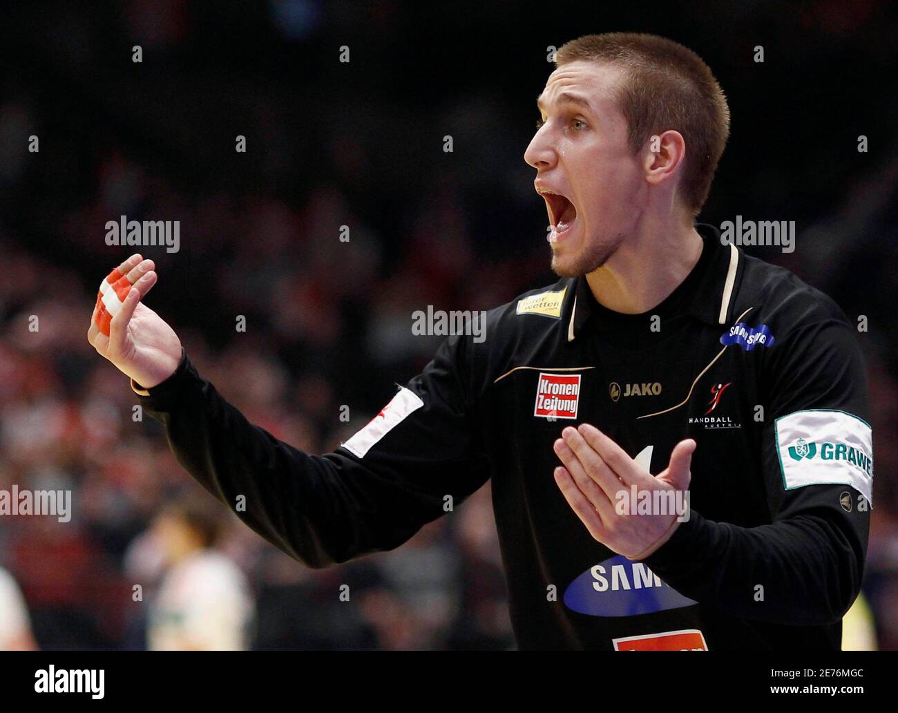 Handball goalkeeper hi-res stock photography and images - Alamy