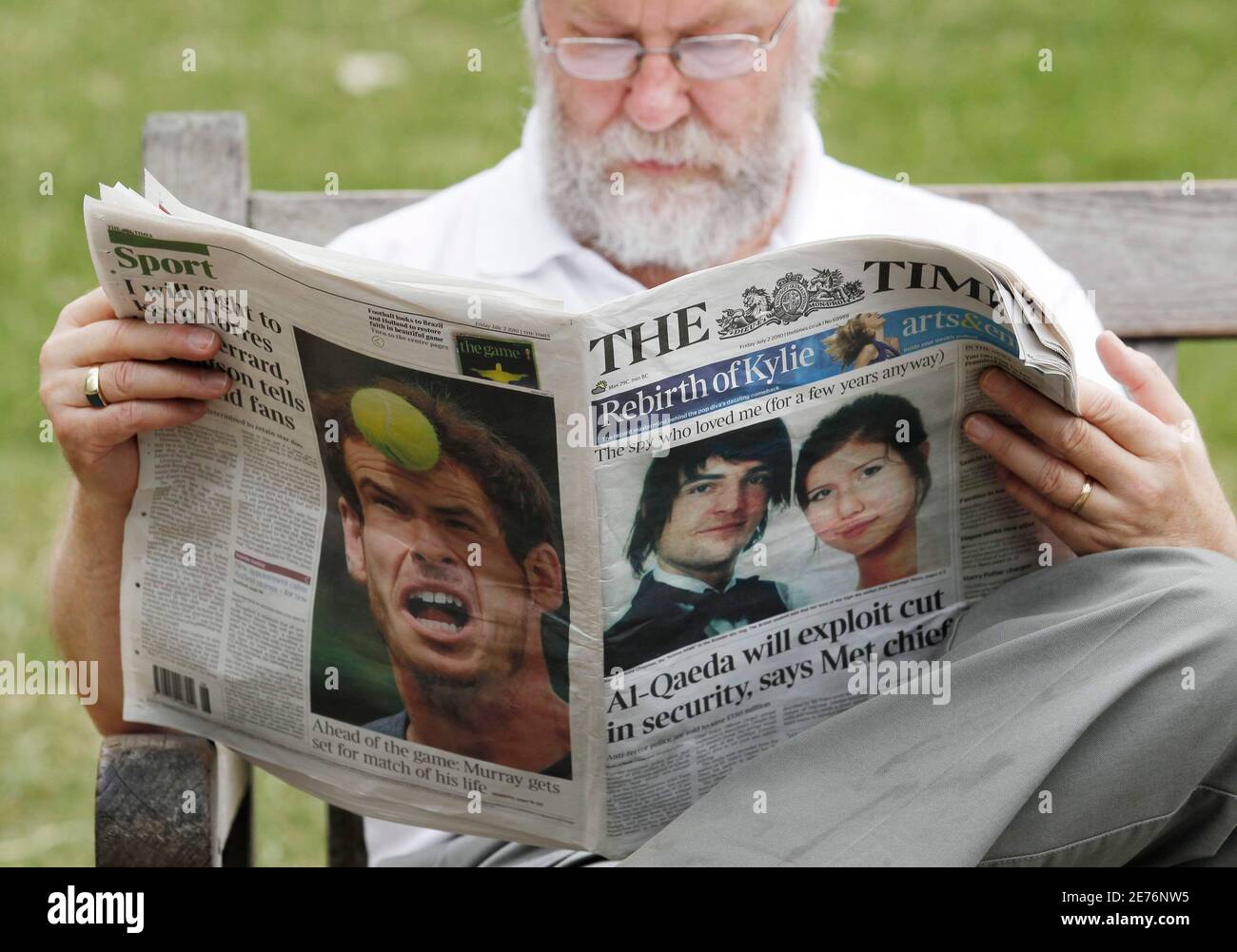 Man spy newspaper hi-res stock photography and images - Alamy