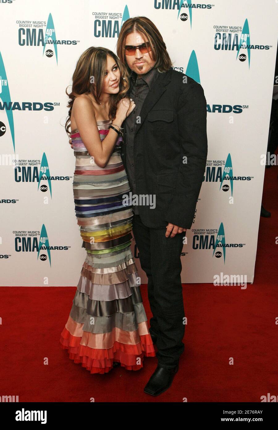 Miley cyrus billy ray arrive hannah montana hi-res stock photography ...