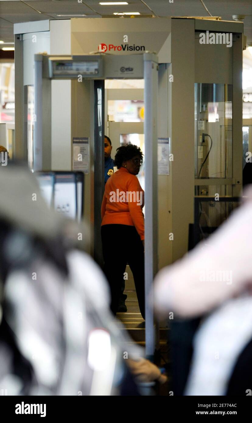 Full Body Scanner Airport High Resolution Stock Photography and Images ...