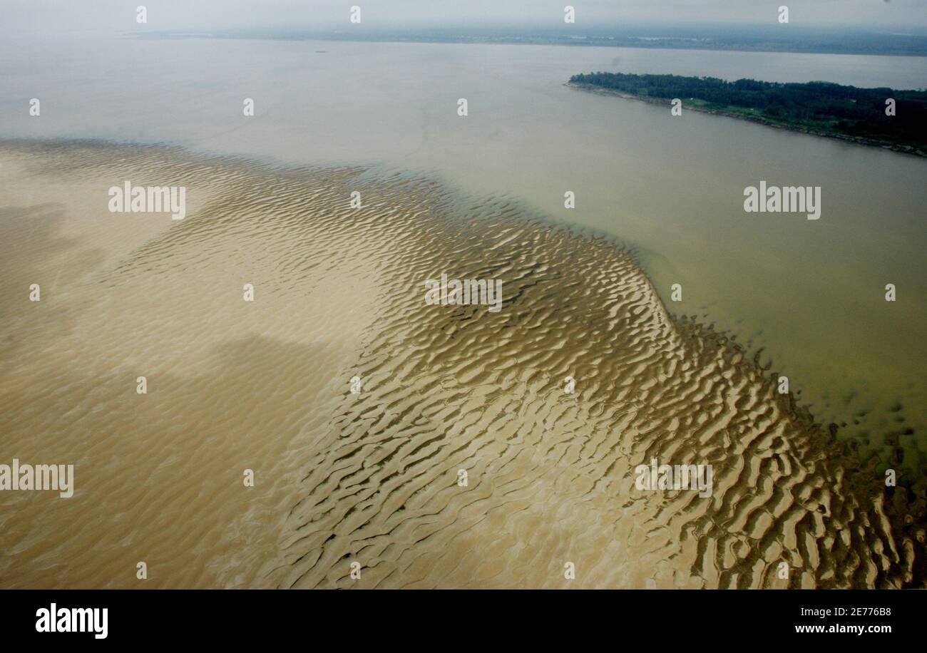 Exposed sand bar hi-res stock photography and images - Alamy