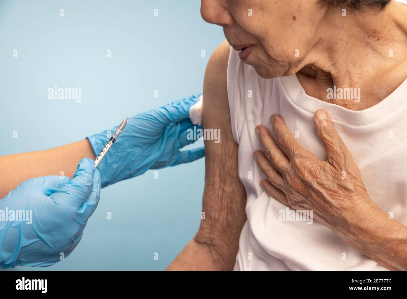 Singapore coronavirus testing hi-res stock photography and images - Alamy