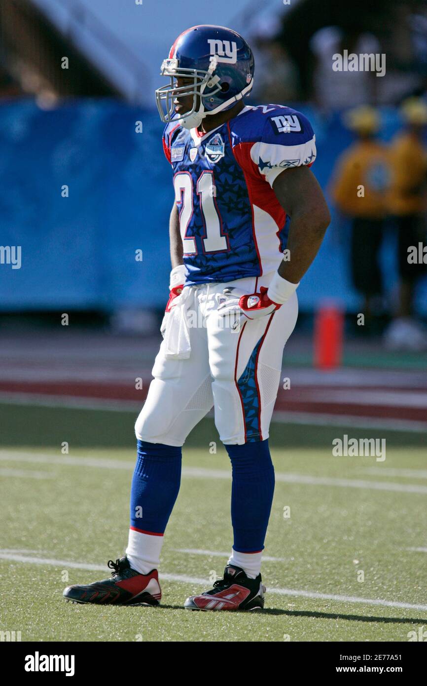 Tiki barber giants hi-res stock photography and images - Alamy