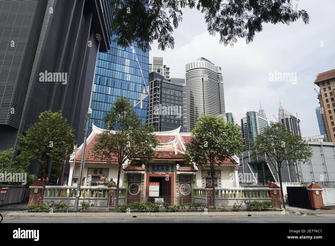 Modern temple hi-res stock photography and images - Alamy