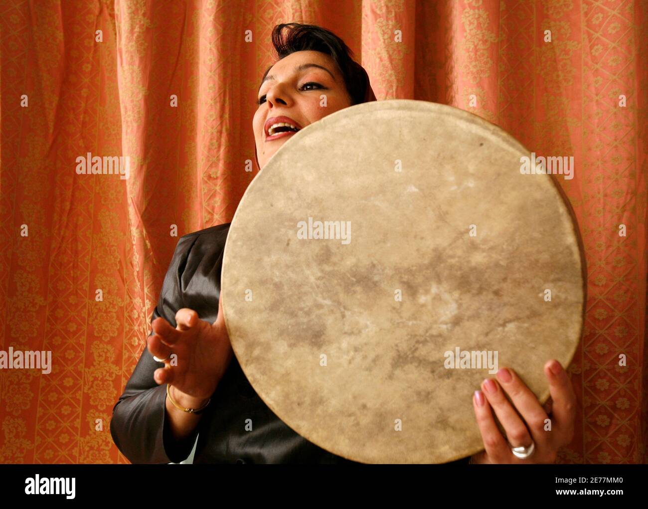 Persian musical instrument hi-res stock photography and images - Alamy