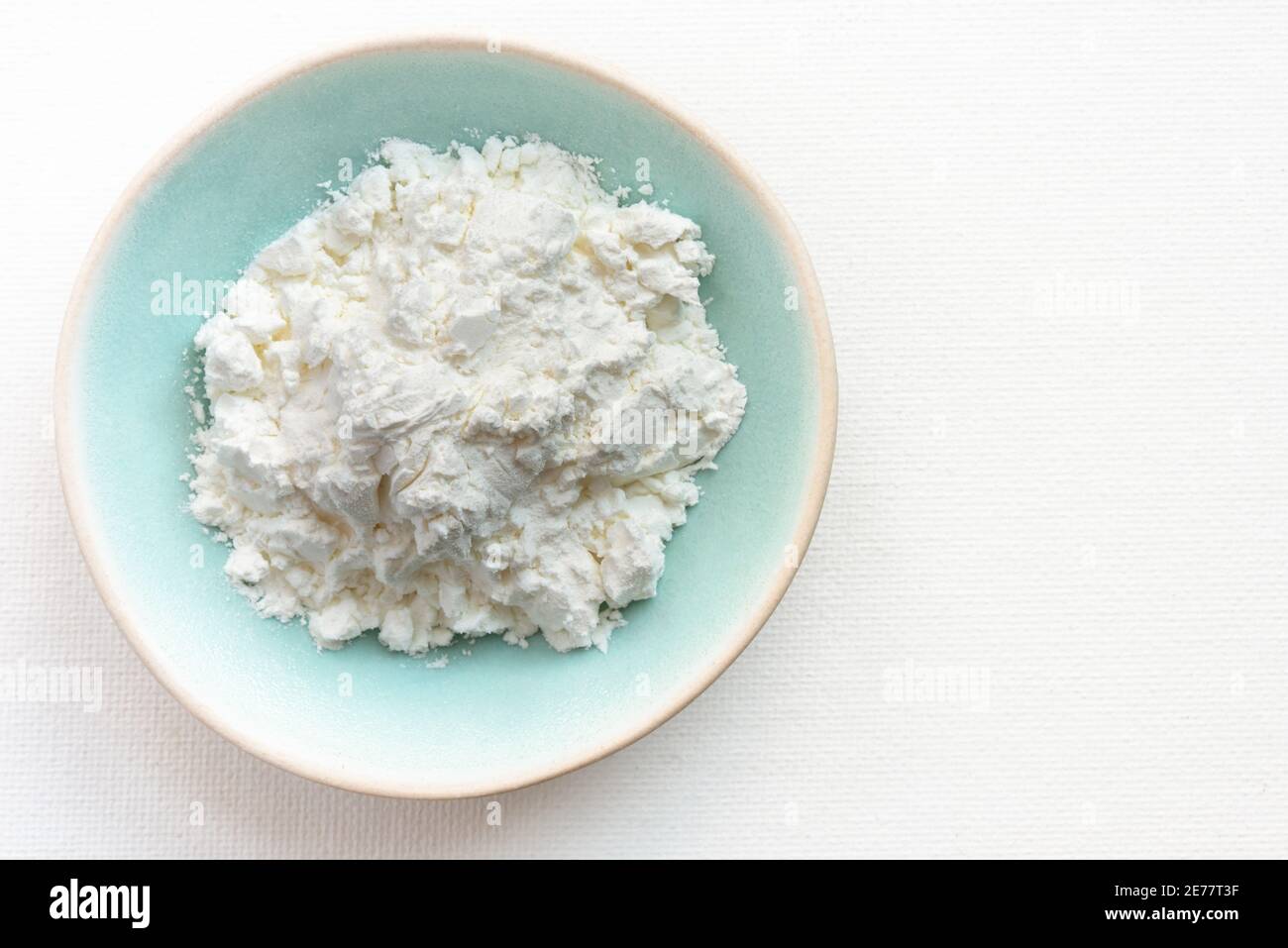 Corn starch in bowl hi-res stock photography and images - Alamy