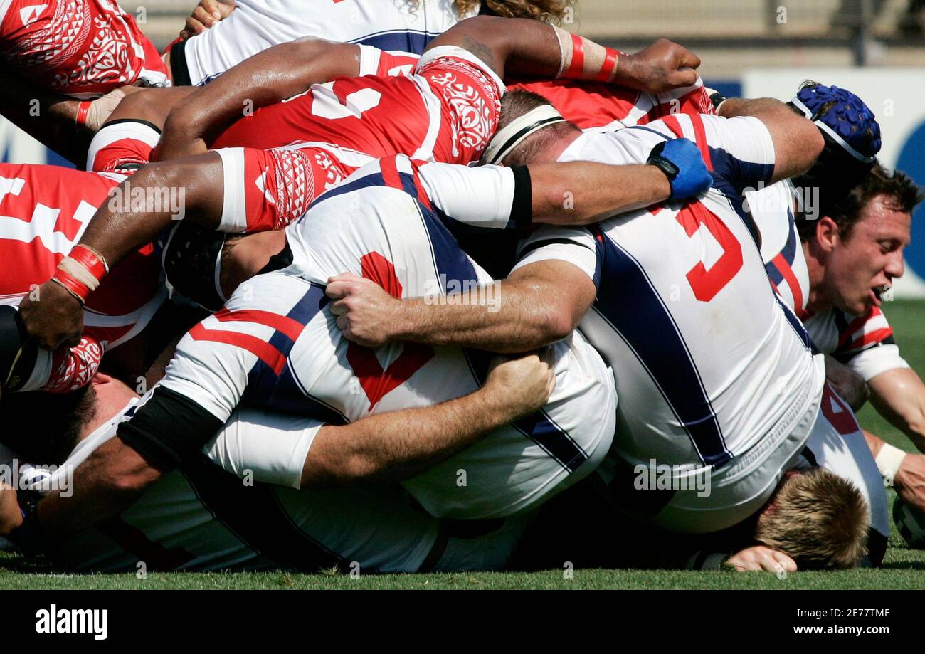 Professional rugby scrum hi-res stock photography and images - Alamy