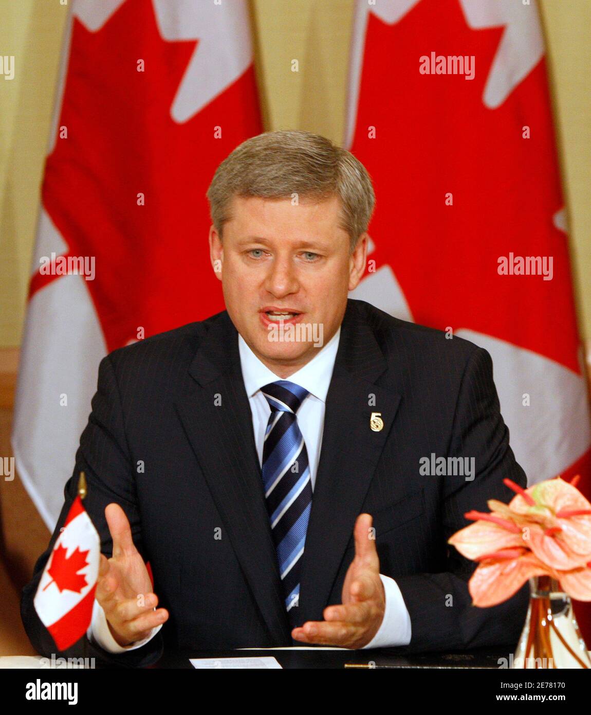 Canada spain summit hi-res stock photography and images - Alamy