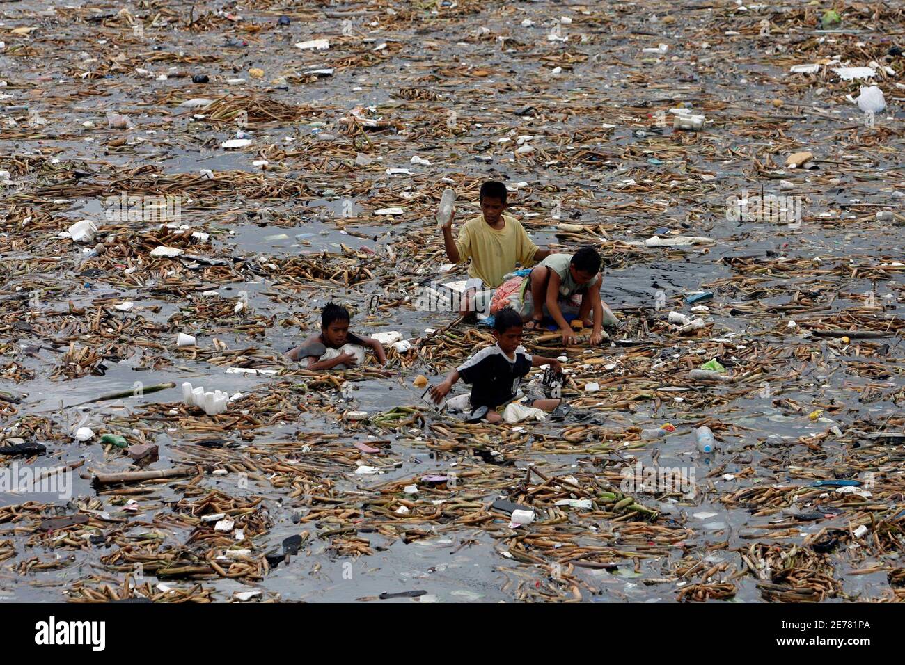 Manila Bay Pollution High Resolution Stock Photography and Images - Alamy