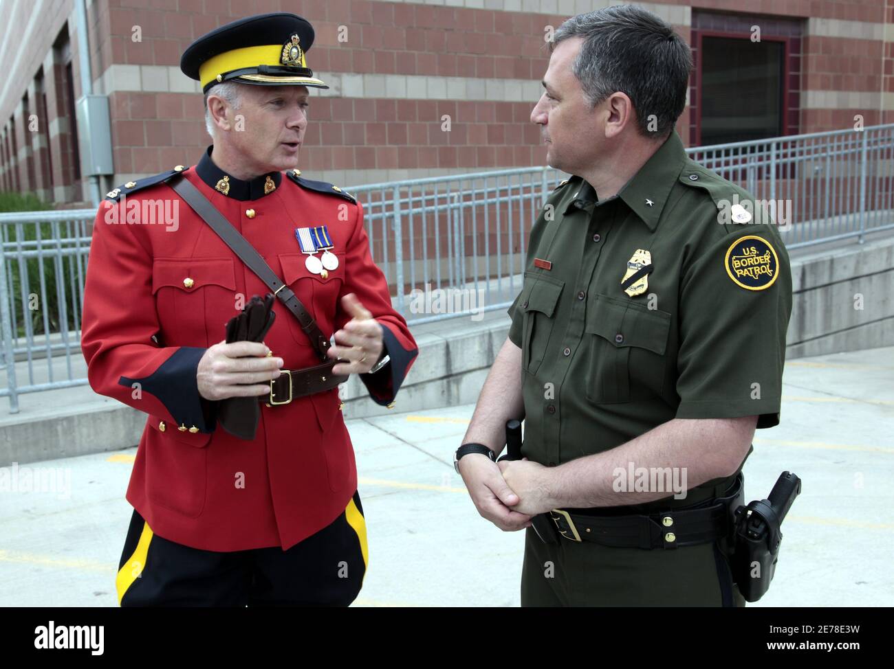 Border patrol deputy hi-res stock photography and images - Alamy