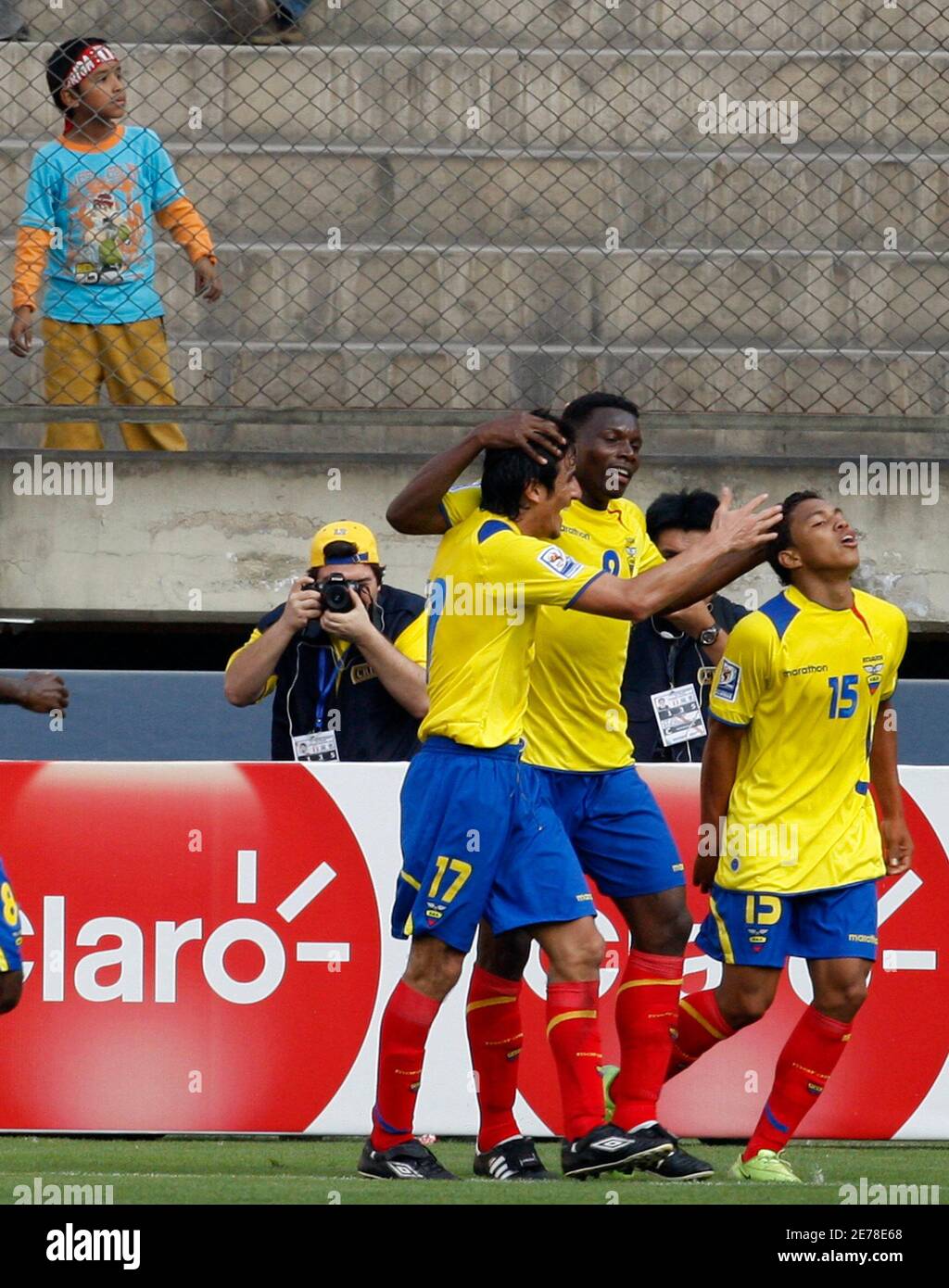 Ecuador peru soccer hi-res stock photography and images - Alamy