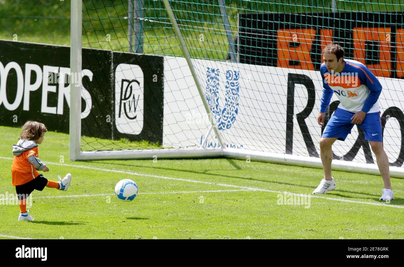 Son dominic hi-res stock photography and images - Alamy