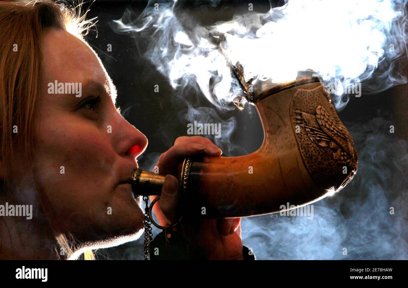 Saint helena smoke hi-res stock photography and images - Alamy