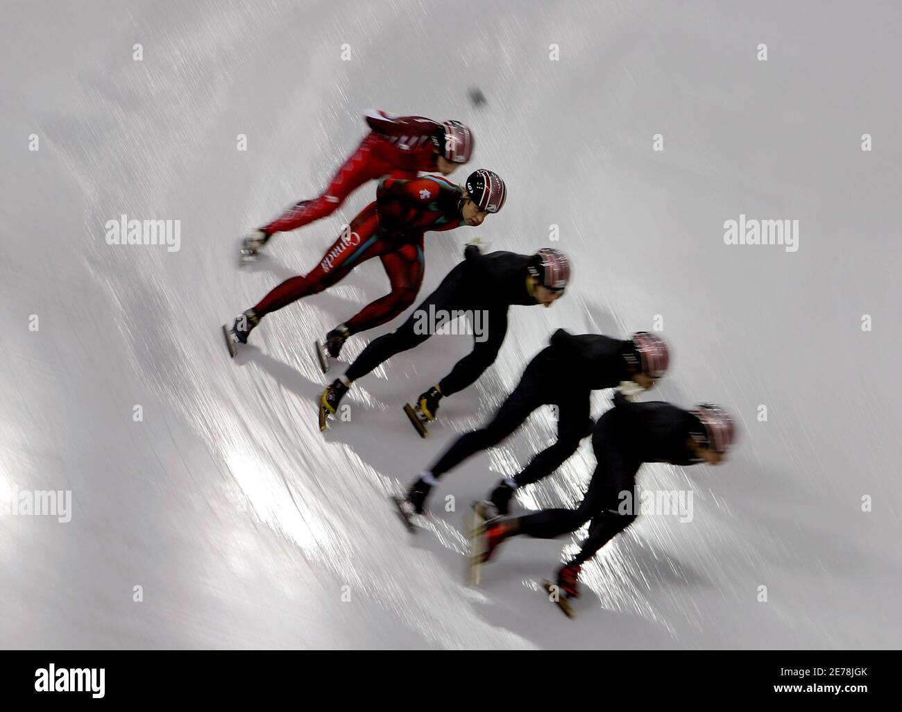 Mens short track speed skating hi-res stock photography and images - Alamy