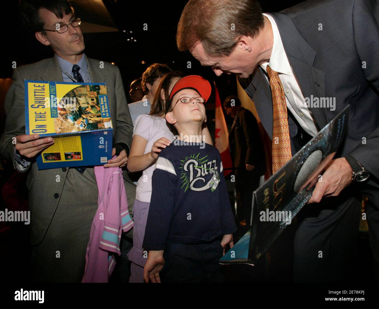 Space shuttle crews hi-res stock photography and images - Alamy
