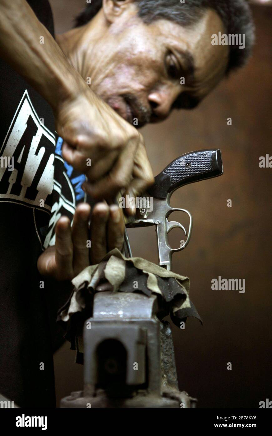 Gunsmith factory hi-res stock photography and images - Alamy