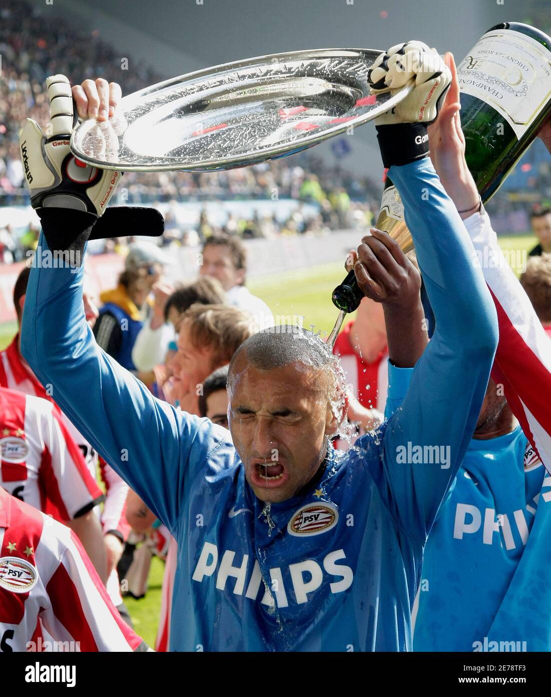 Psv eindhovens goalkeeper gomes hi-res stock photography and images - Alamy