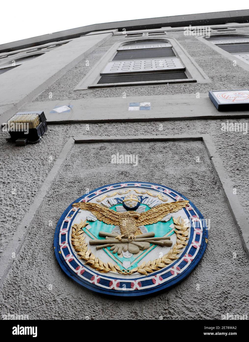Yankee Stadium New York Exterior High Resolution Stock Photography and Images - Alamy
