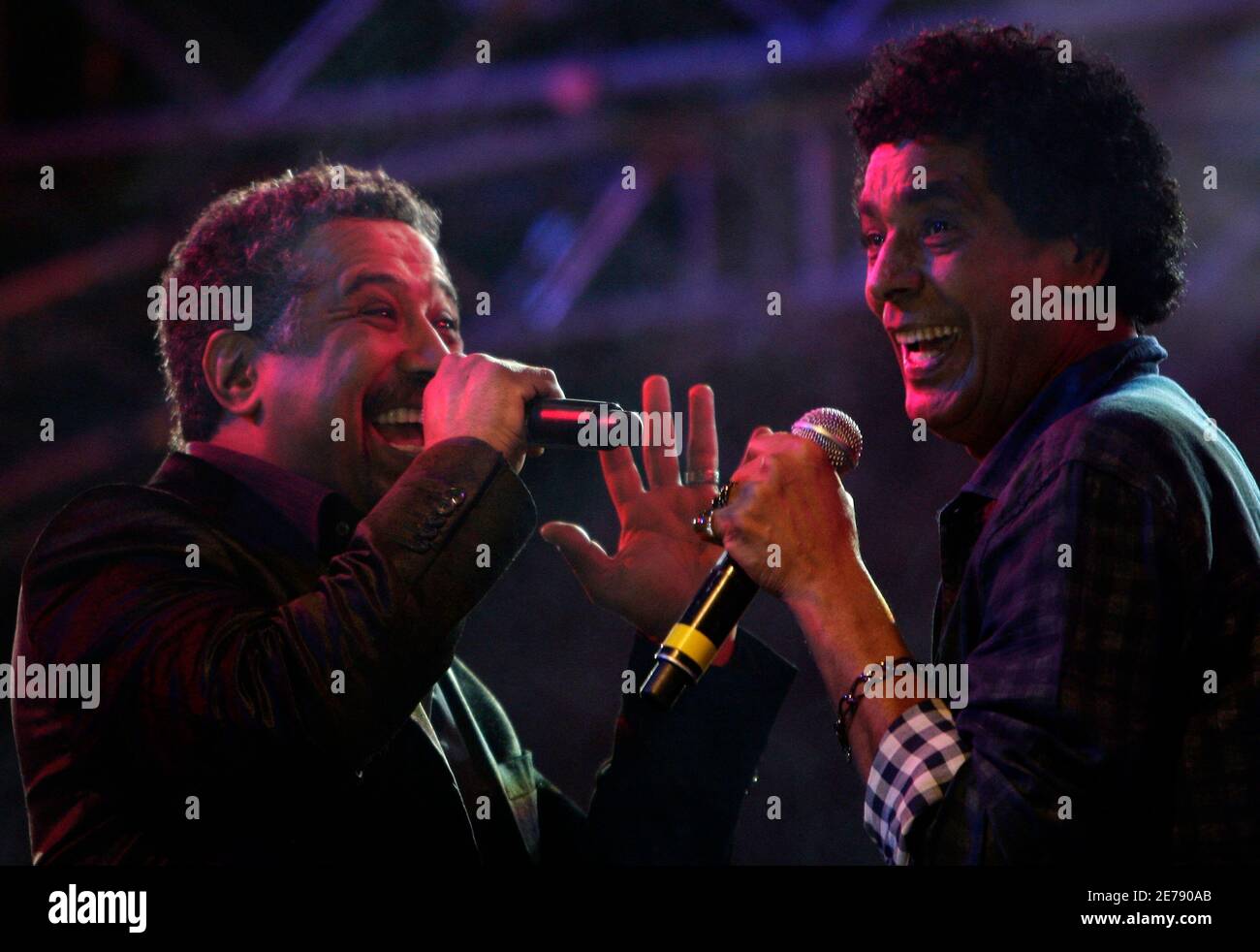 Mohamed mounir in concert hi-res stock photography and images - Alamy