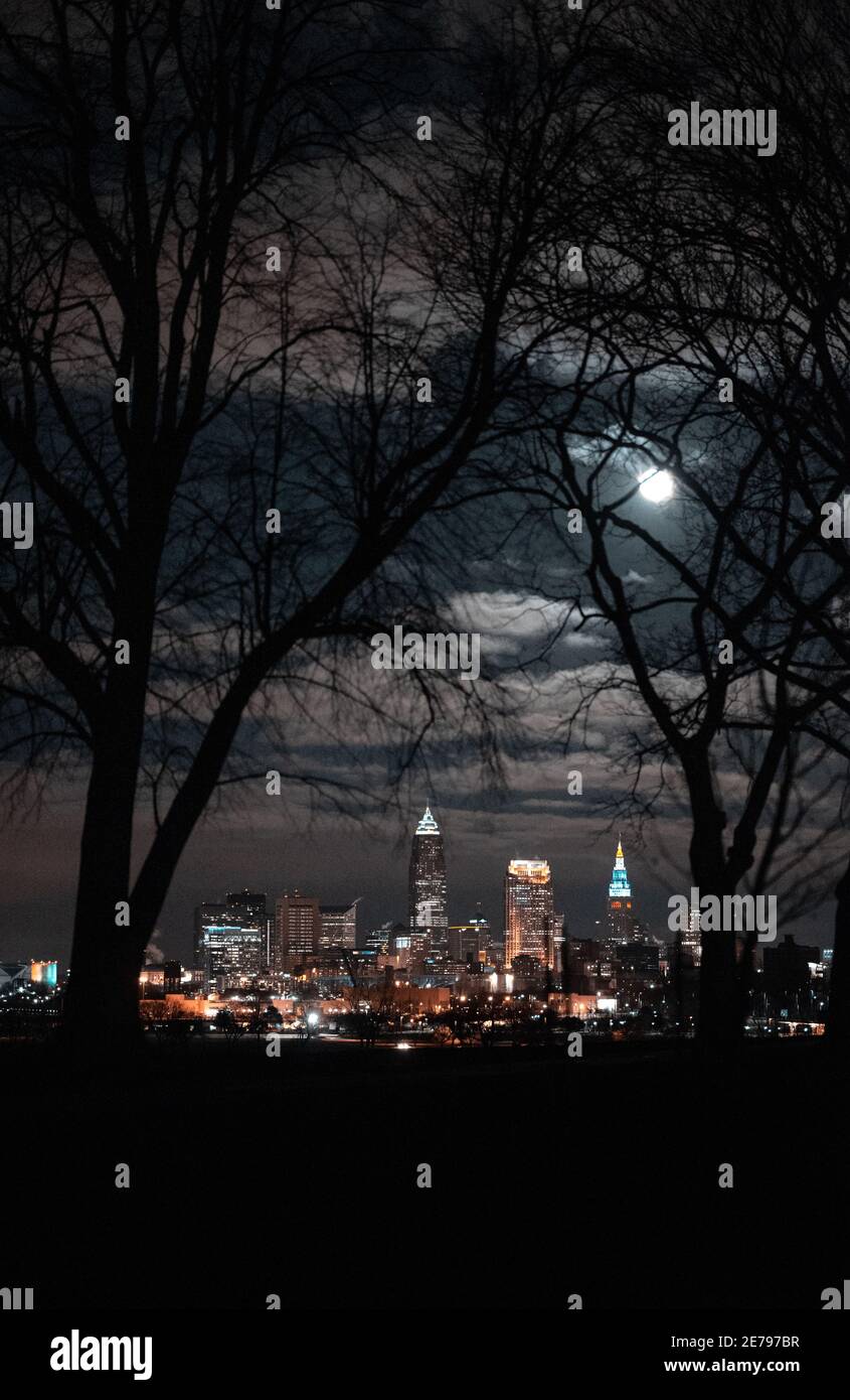 Cleveland Ohio Skyline at Night Stock Photo - Alamy