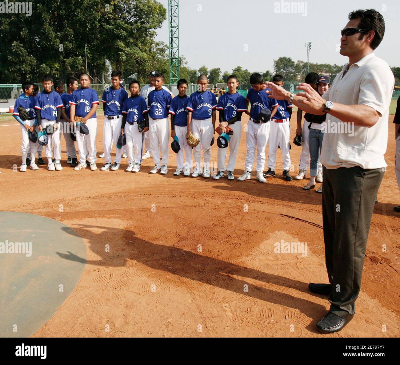 Michelle damon and johnny damon hi-res stock photography and images - Alamy