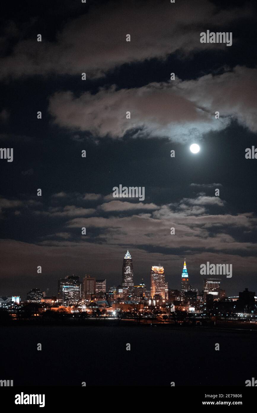 Cleveland ohio landscape night hi-res stock photography and images - Alamy