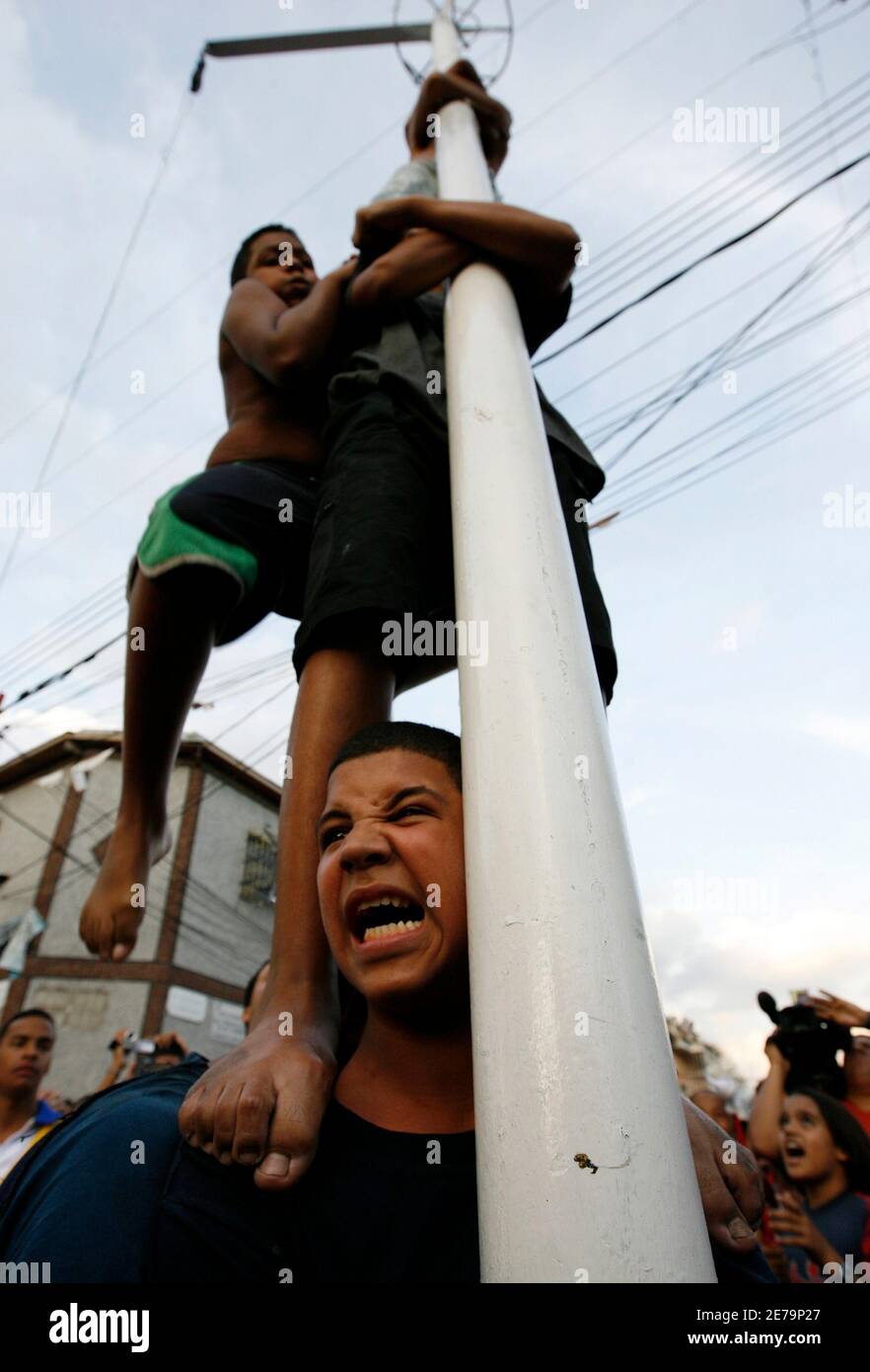 Pole competition hi-res stock photography and images - Alamy