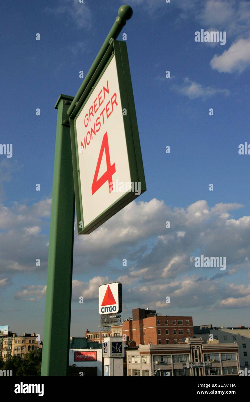 Fenway park in boston green monster hi-res stock photography and images ...