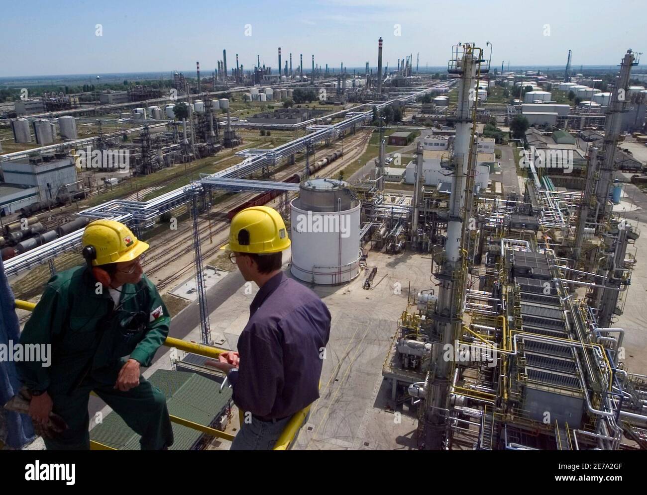 Refinery electronics hi-res stock photography and images - Alamy