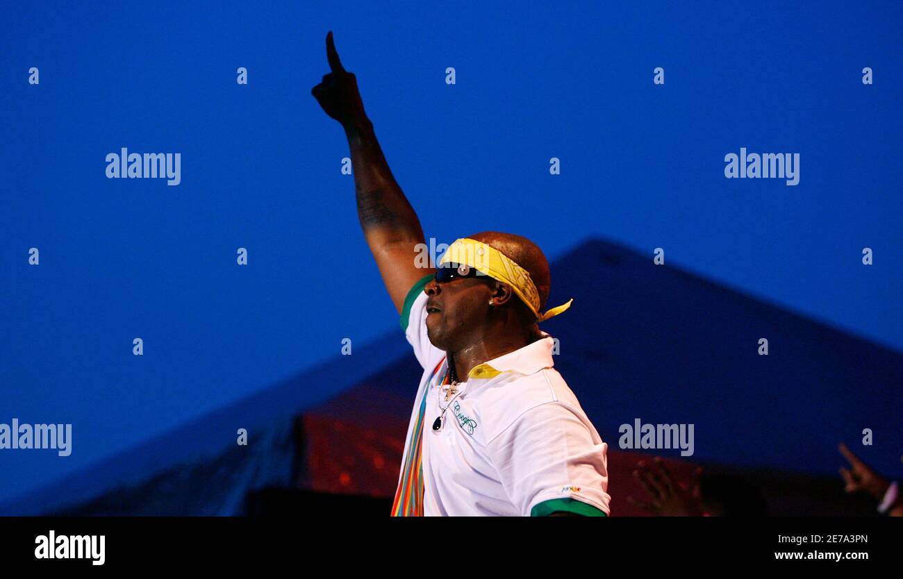 Mc hammer concert hi-res stock photography and images - Alamy