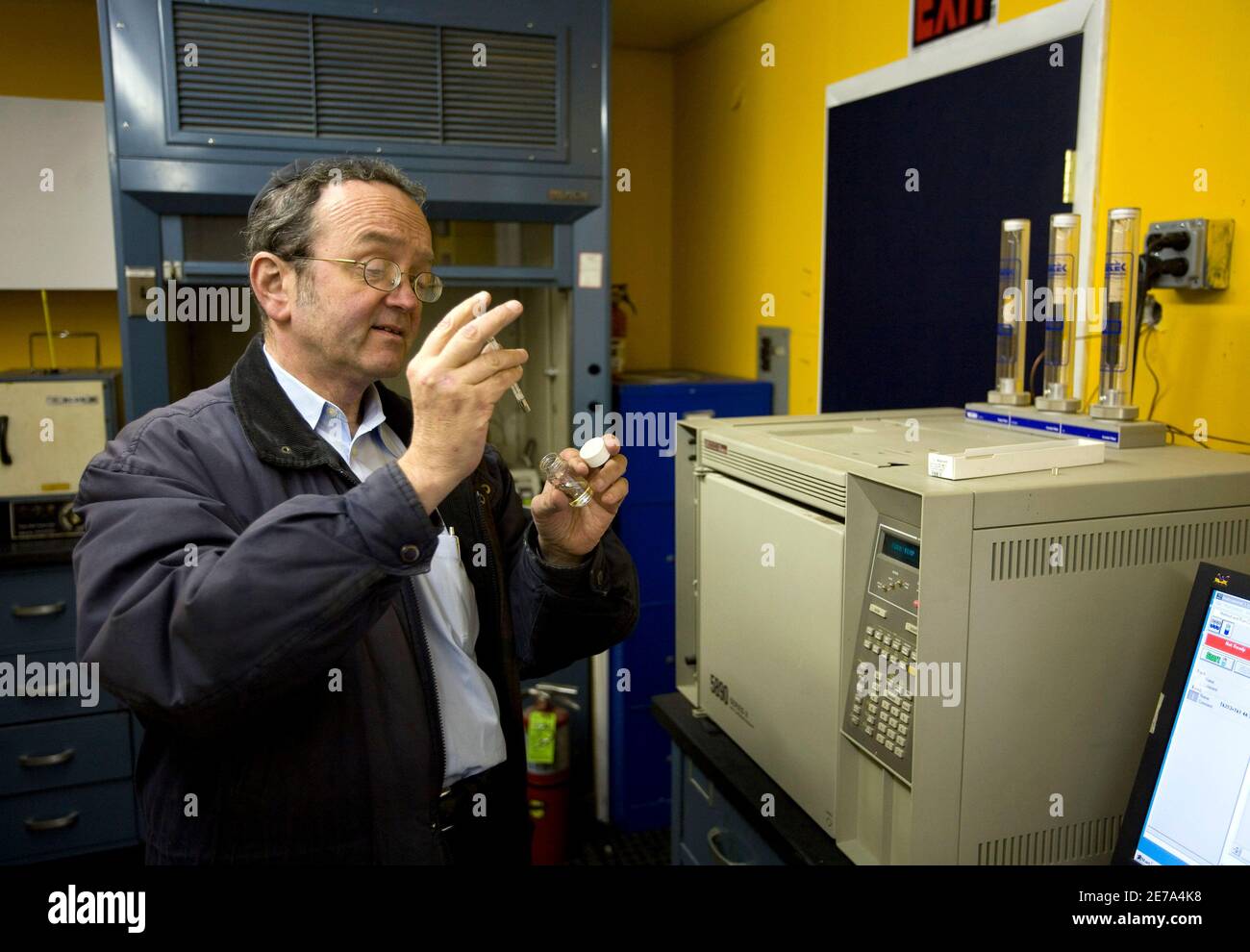 Chromatograph hi-res stock photography and images - Alamy